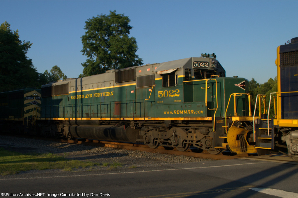 RBMN SD50M 5022 trails on QARG-14